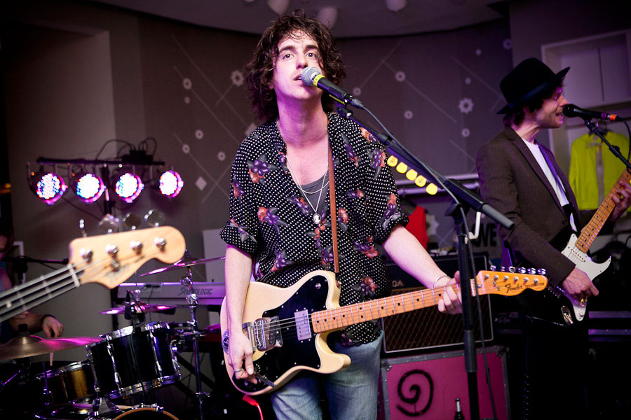 Tribes play an NME Showcase in partnership with H&M