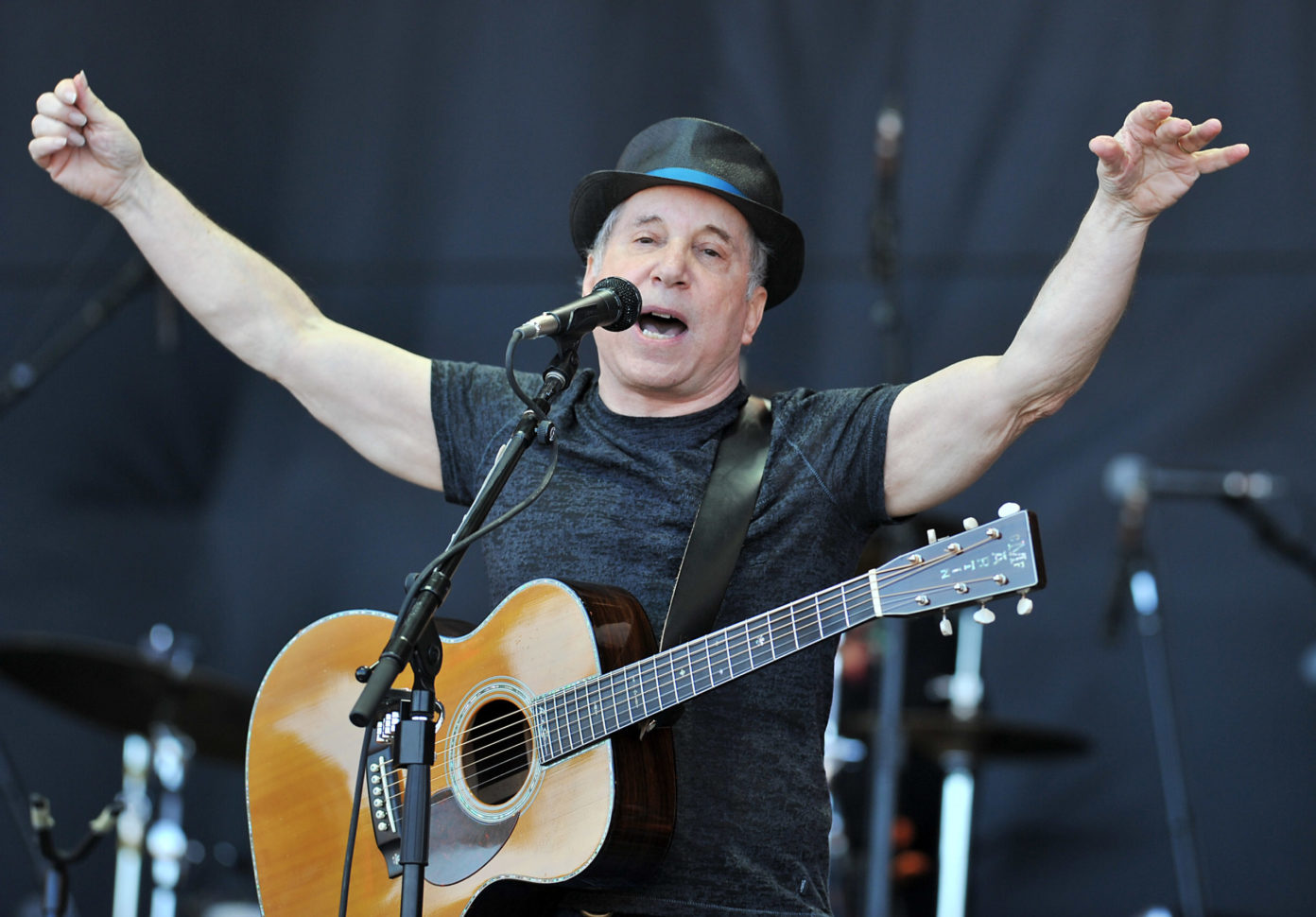 Paul Simon: 'I thought about putting political songs on 'Graceland' but ...