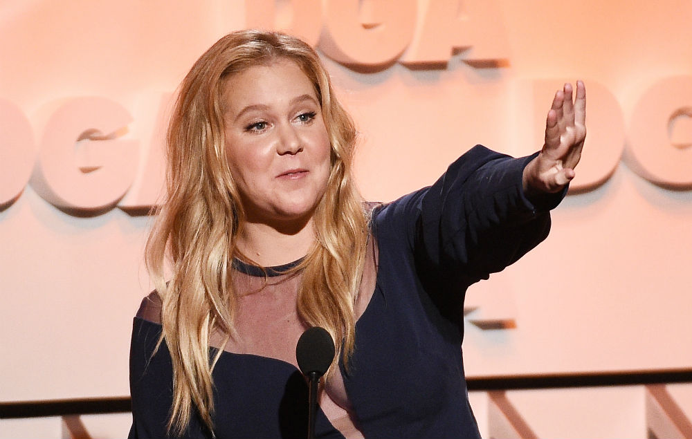 Amy Schumer interrupts comedian's set to debut new material