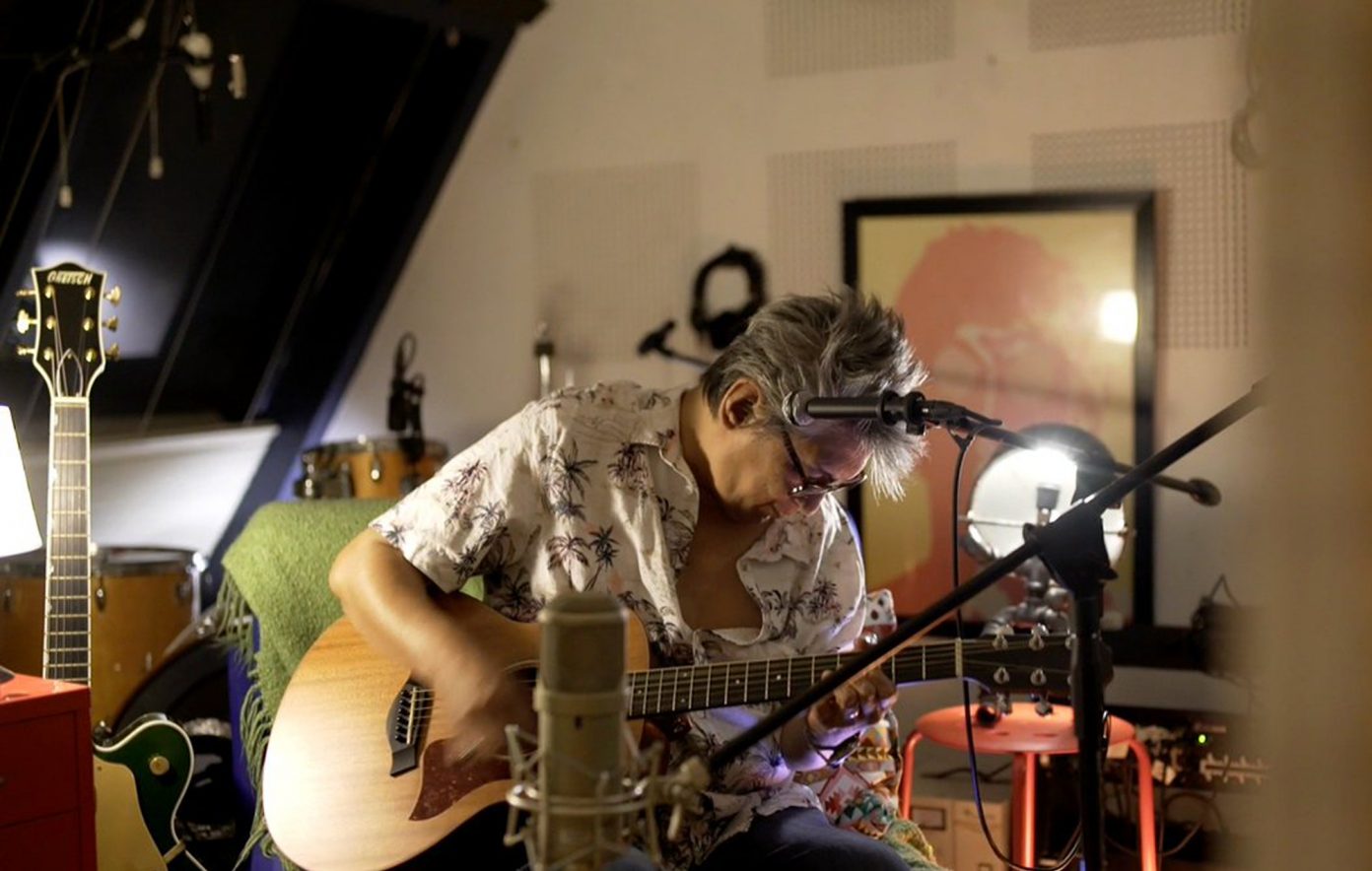 Jun Lopito: “I never considered myself a rock star. I just try to survive”