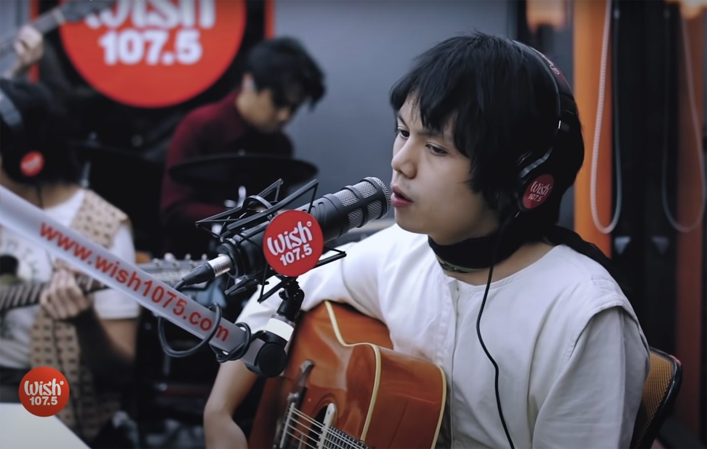 Watch Zild perform his new single 'Bungantulog' on the Wish 107.5 Bus