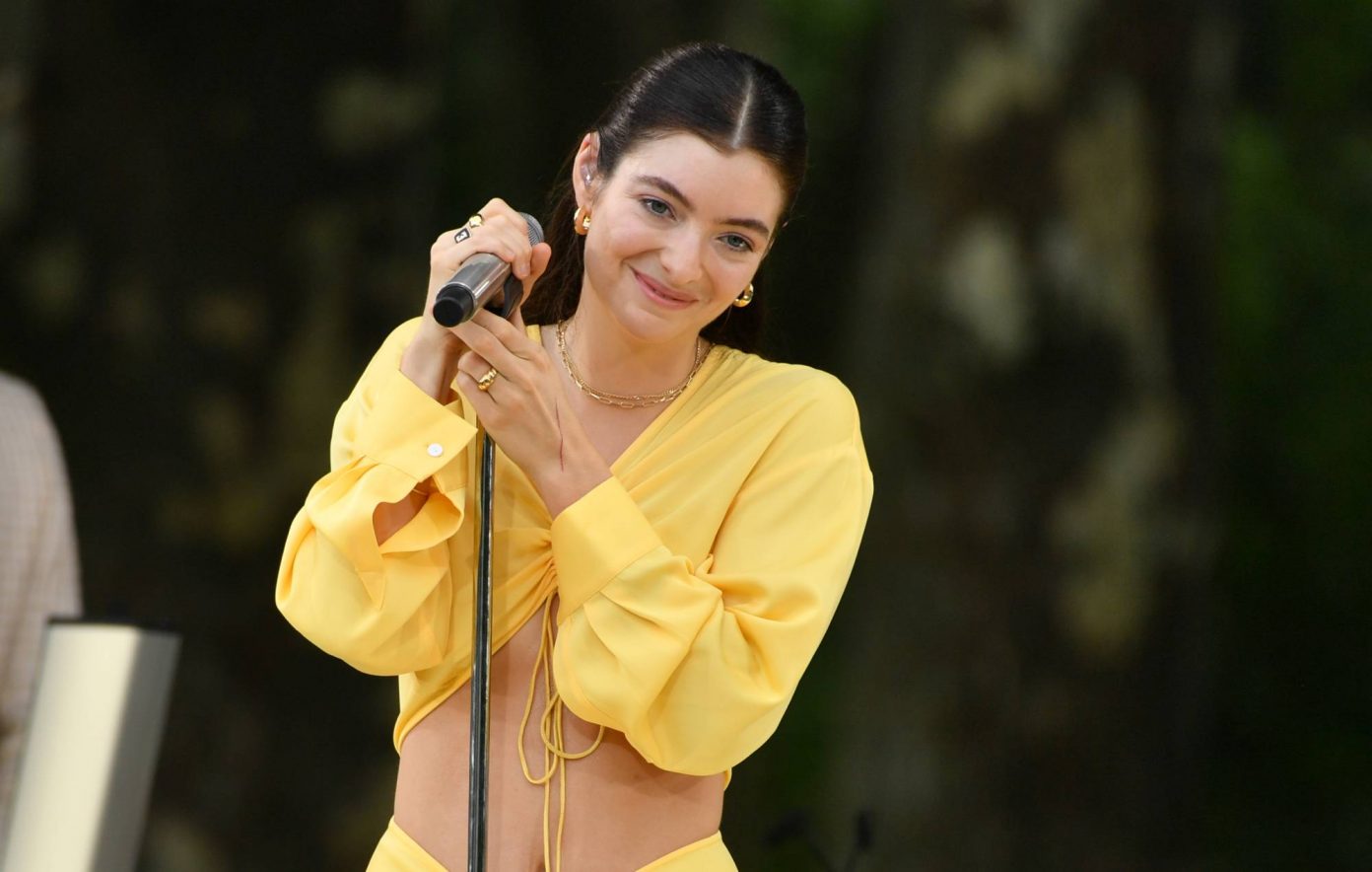 Lorde to release deluxe version of ‘Solar Power’