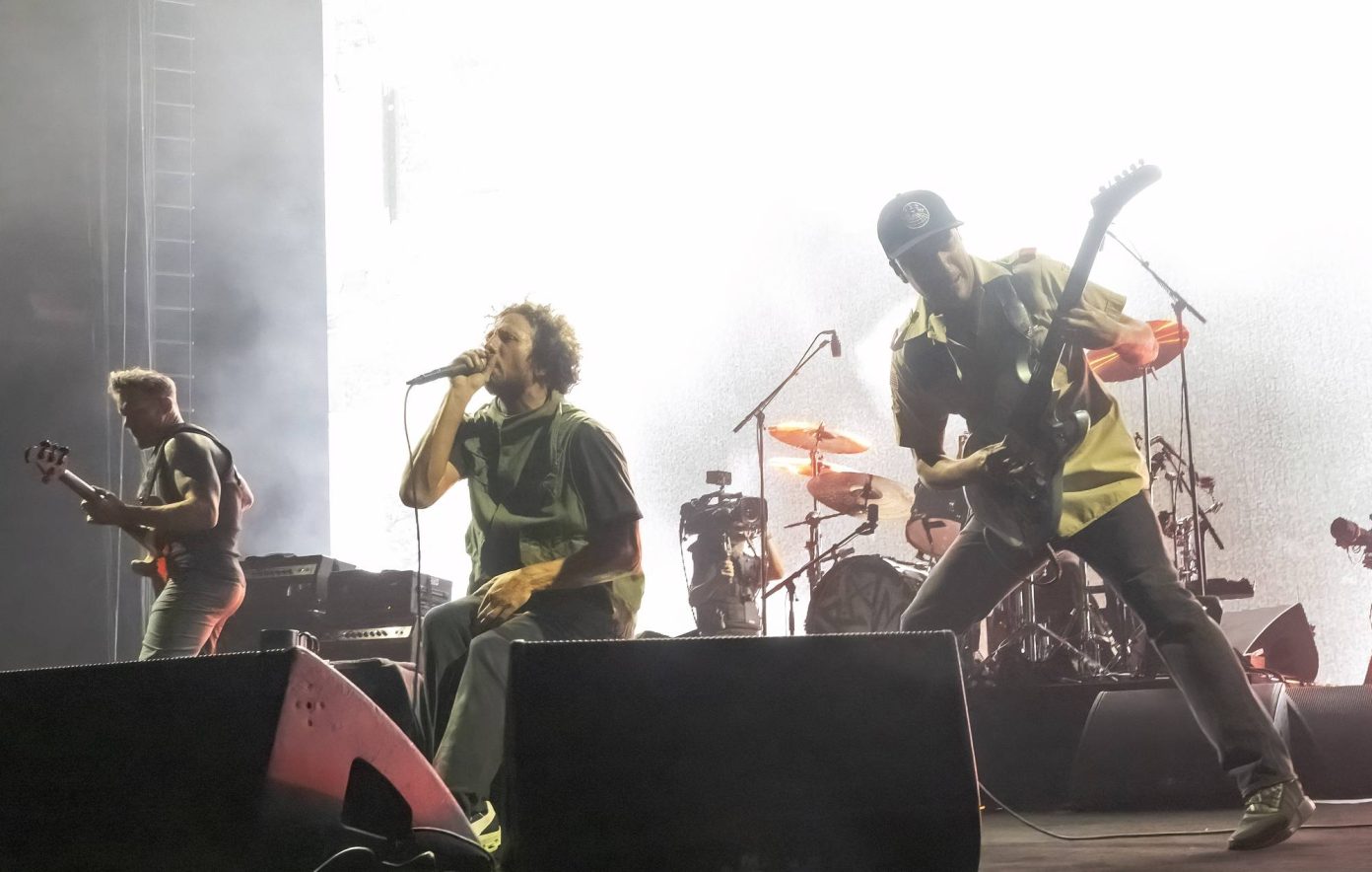 Watch Rage Against The Machine perform 'Fistful of Steel' for the first ...