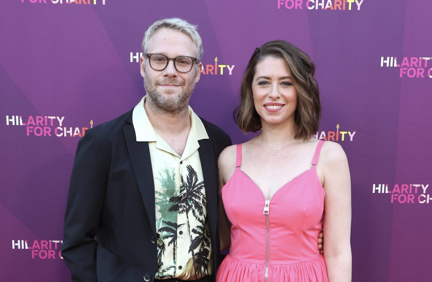 Seth Rogan fans pay $40,000 to smoke weed with him