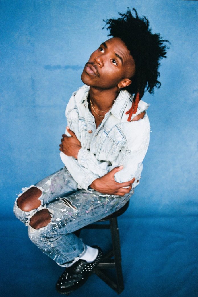 De'Wayne: exuberant alt-rock star wants to "be David Bowie"