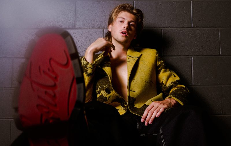 Ruel talks debut album '4th Wall' on set with NME