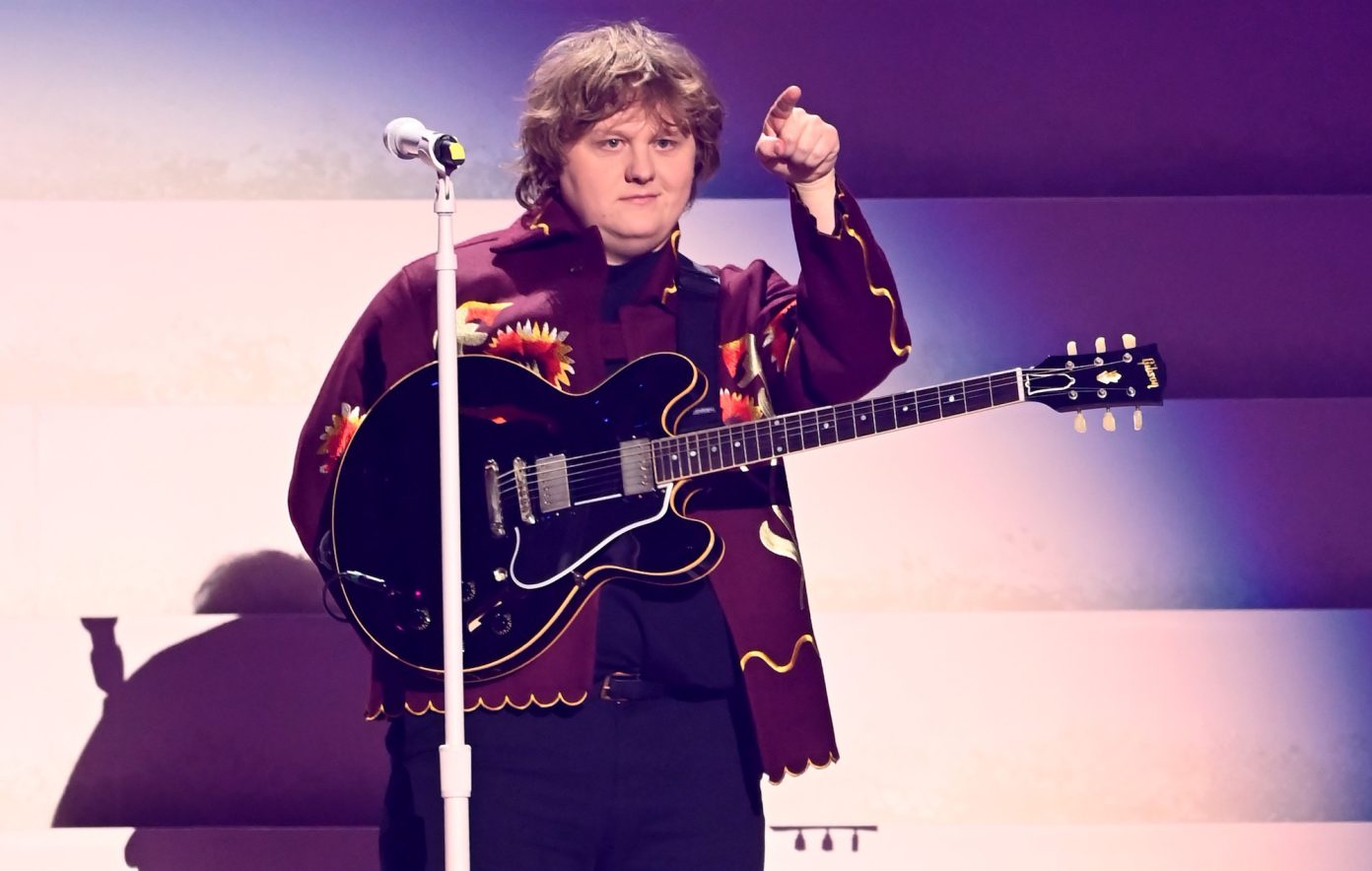 BRITs viewers left confused as Mo Gilligan introduces “Sam Capaldi”