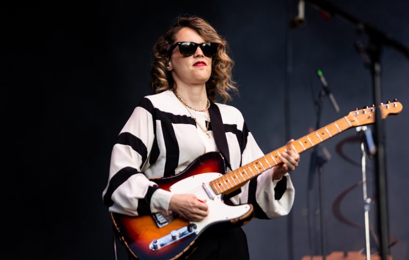 Anna Calvi | Artists | NME.com