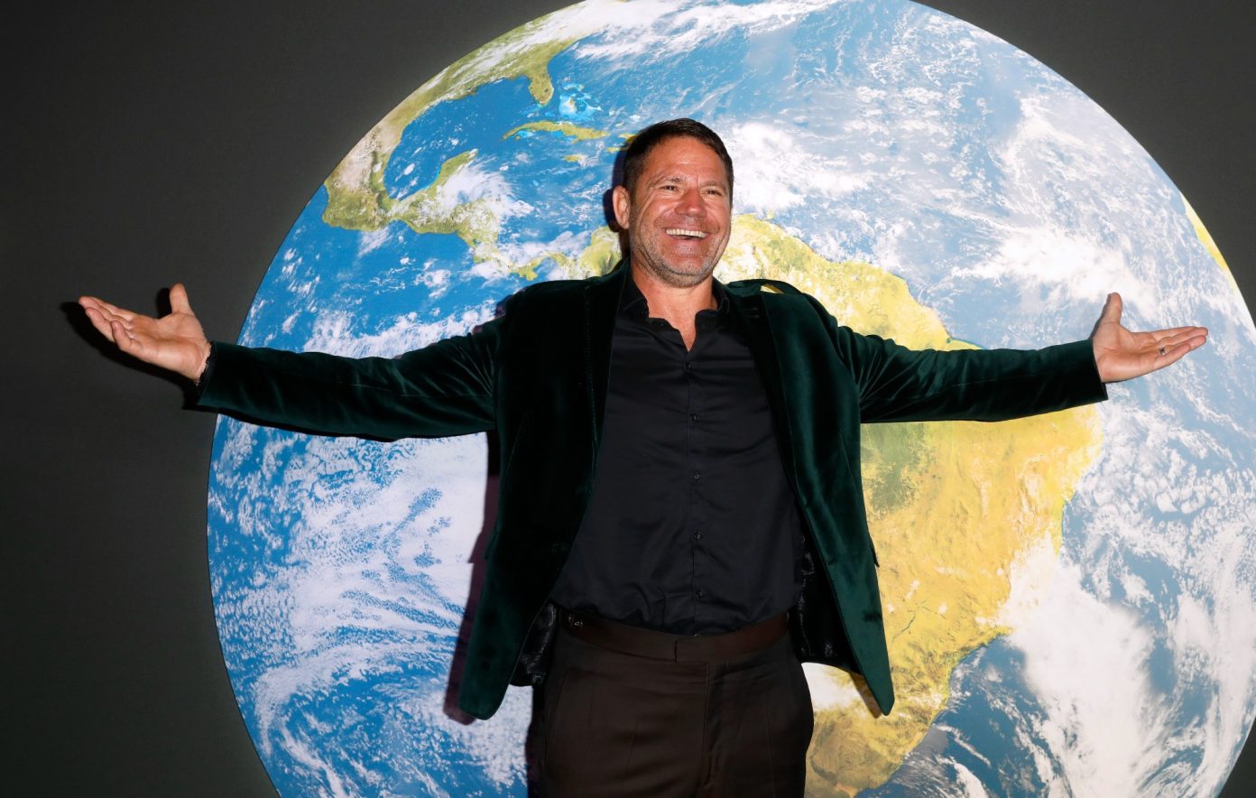 Watch animal expert Steve Backshall cause chaos at ‘Planet Zoo’ studio