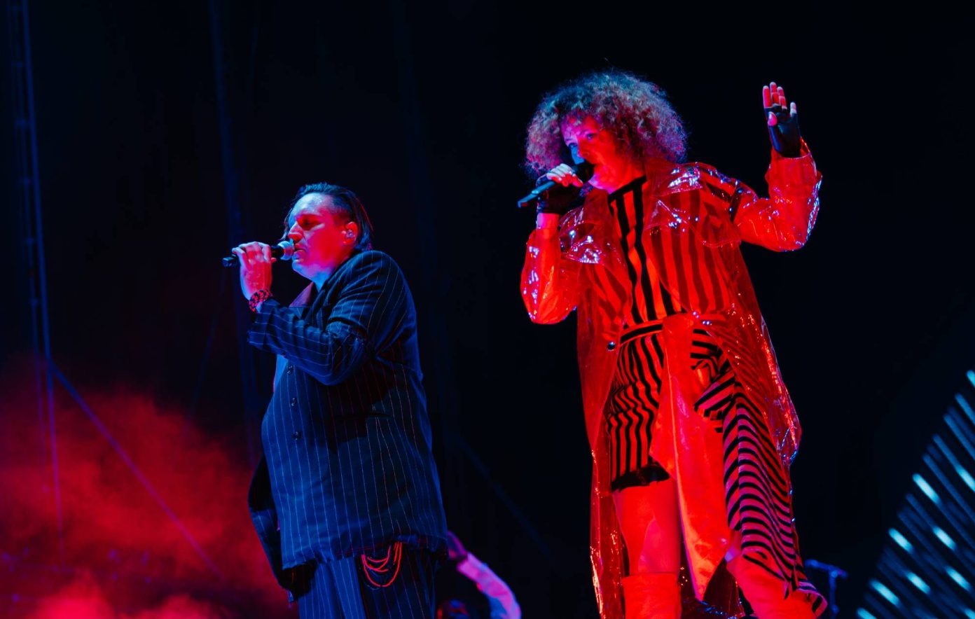 Watch Arcade Fire debut new songs as they kick off ‘Pink Elephant’ era ...